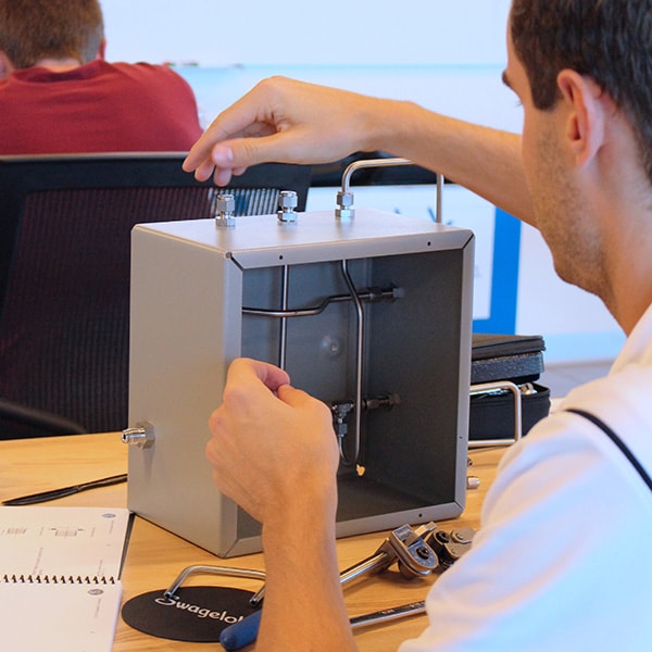 Tube Fitting Installation and Tube Bending Essentials | Swagelok Southwest | Swagelok