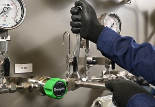 Swagelok Products Fitting Valves Tubing Hose, Regulator, Gauge and more ...